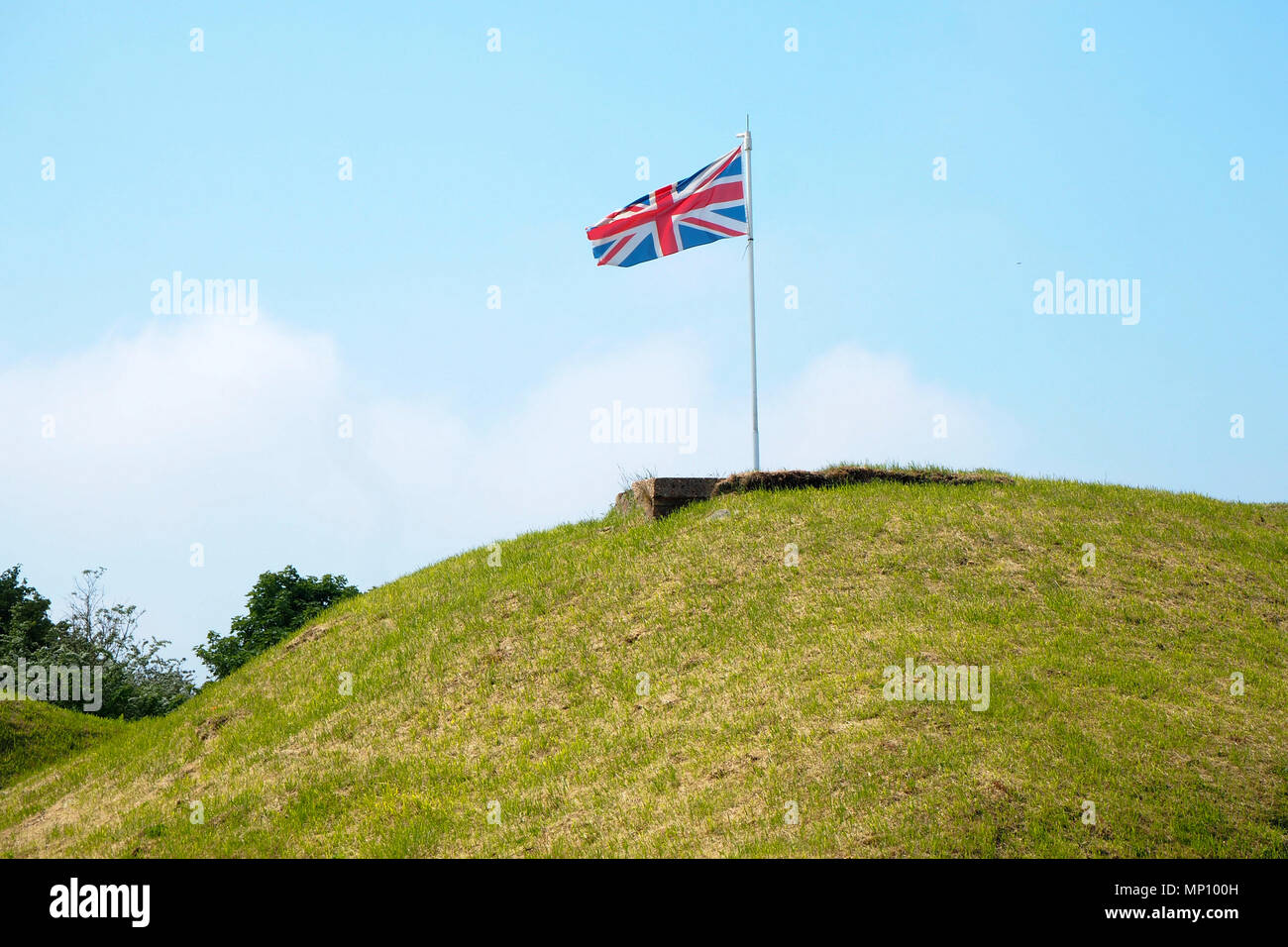 Bunker hill flag hi-res stock photography and images - Alamy