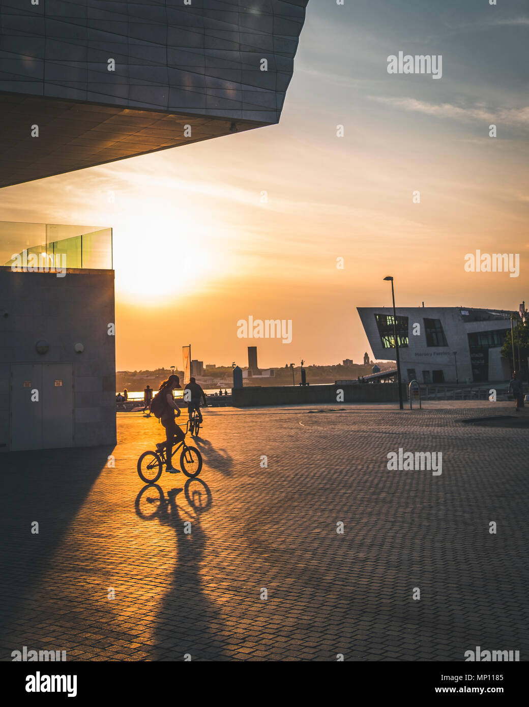 Liverpool albert dock sunset hi-res stock photography and images - Alamy