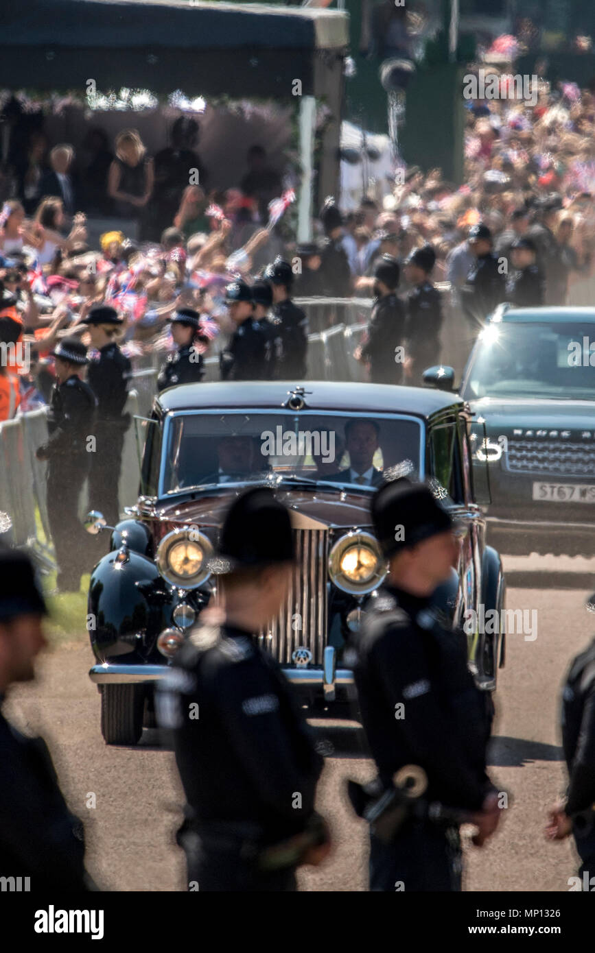 Family celebrity crying hi-res stock photography and images - Alamy