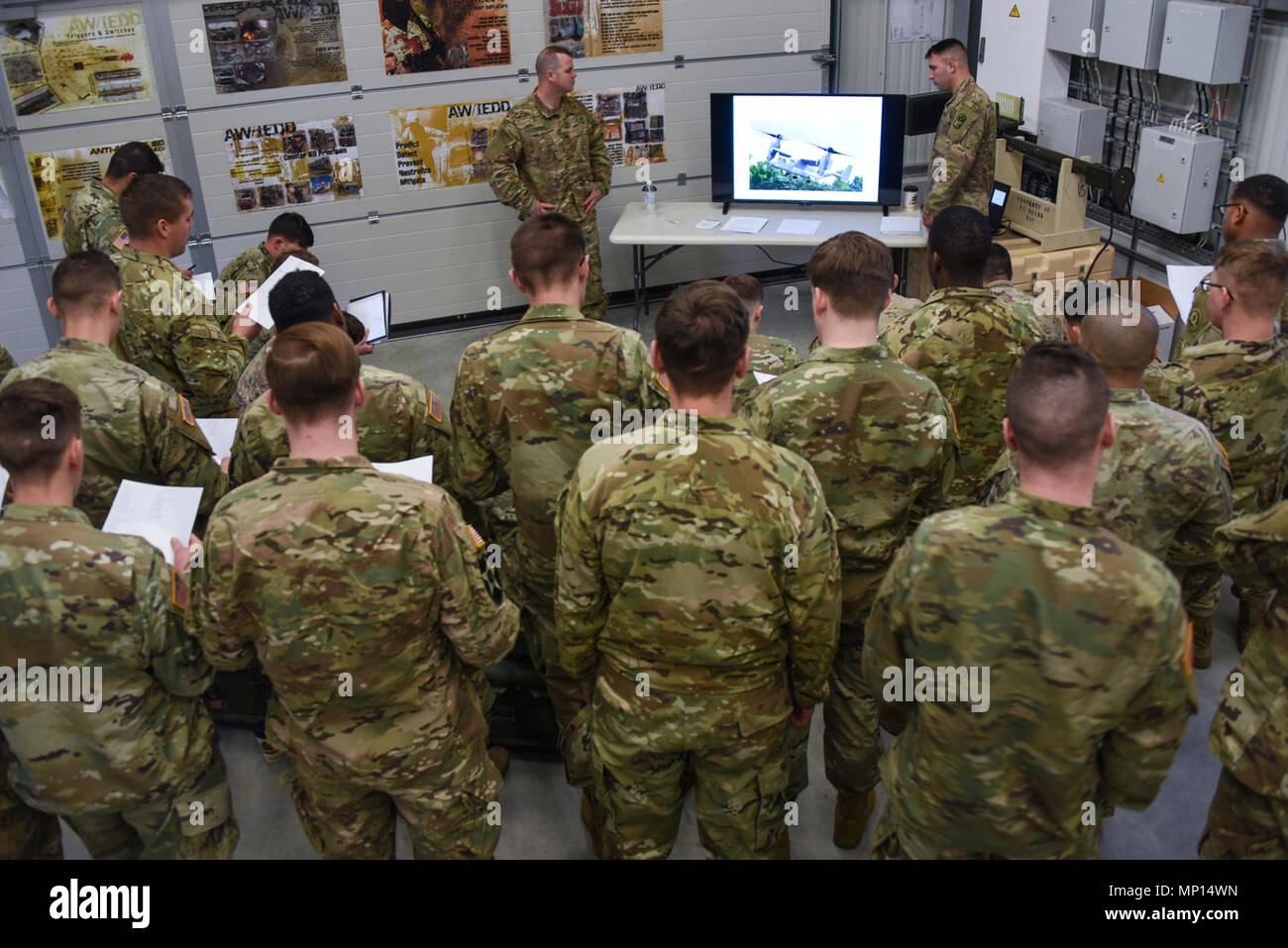 Identify army units hi-res stock photography and images - Alamy