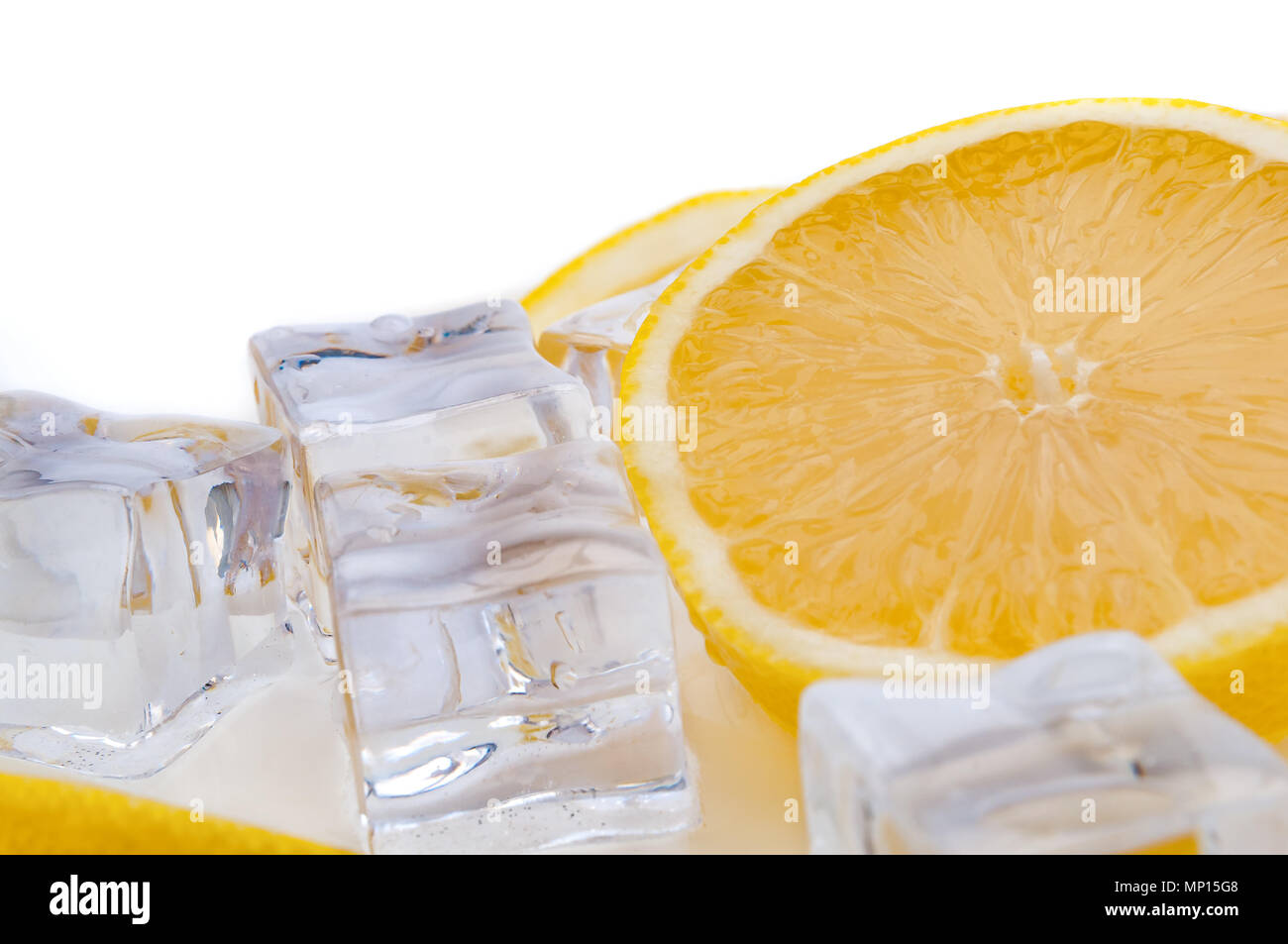 Chilled ice cubes splash white hi-res stock photography and images - Alamy