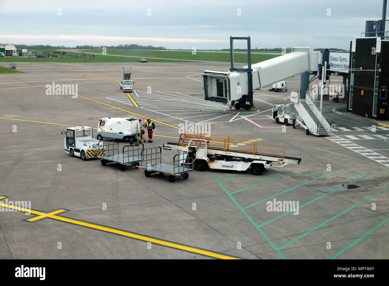 Tarmac vehicle hi-res stock photography and images - Alamy