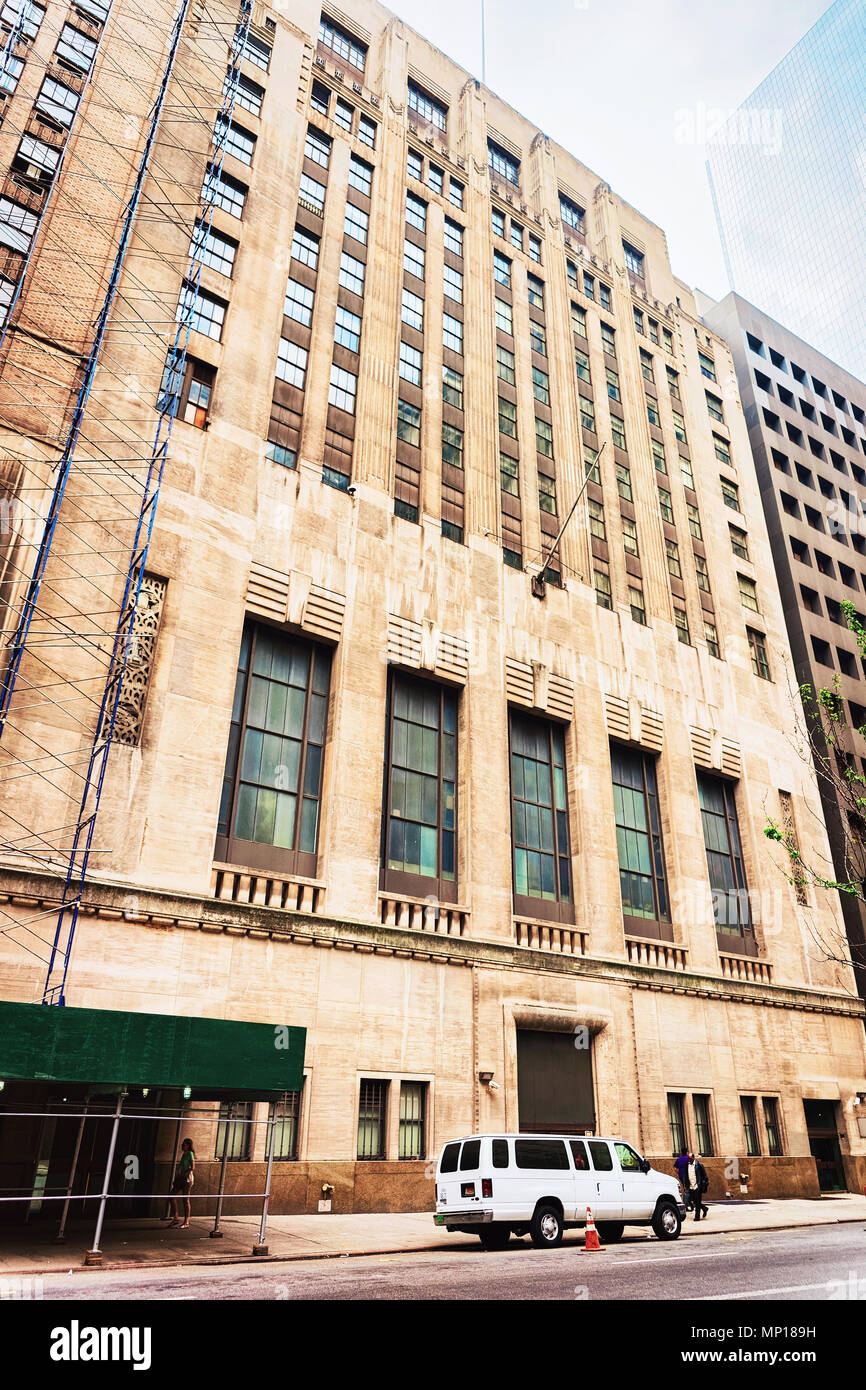 Stock Exchange on Wall Street of Lower Manhattan, New York, USA Stock ...