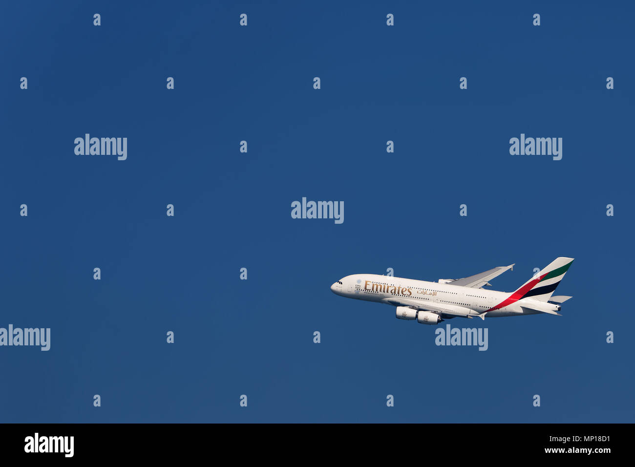 Fliegen business hi-res stock photography and images - Alamy