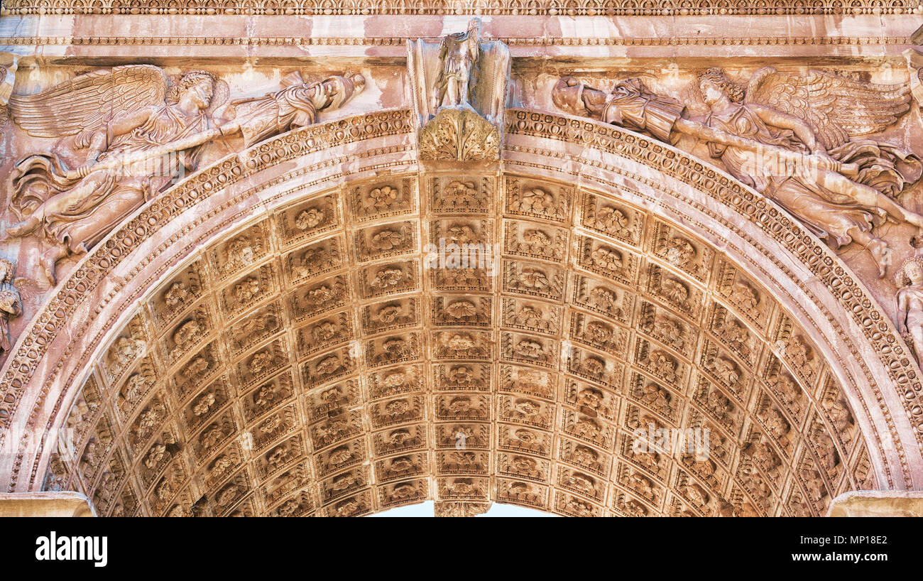 Arch constantine rome popular hi-res stock photography and images - Alamy
