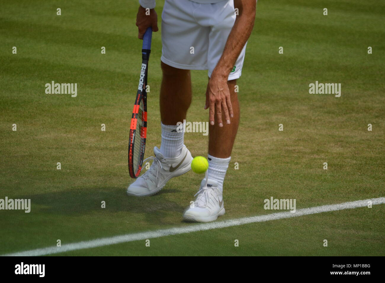 Tennis ball bouncing hi-res stock photography and images - Alamy