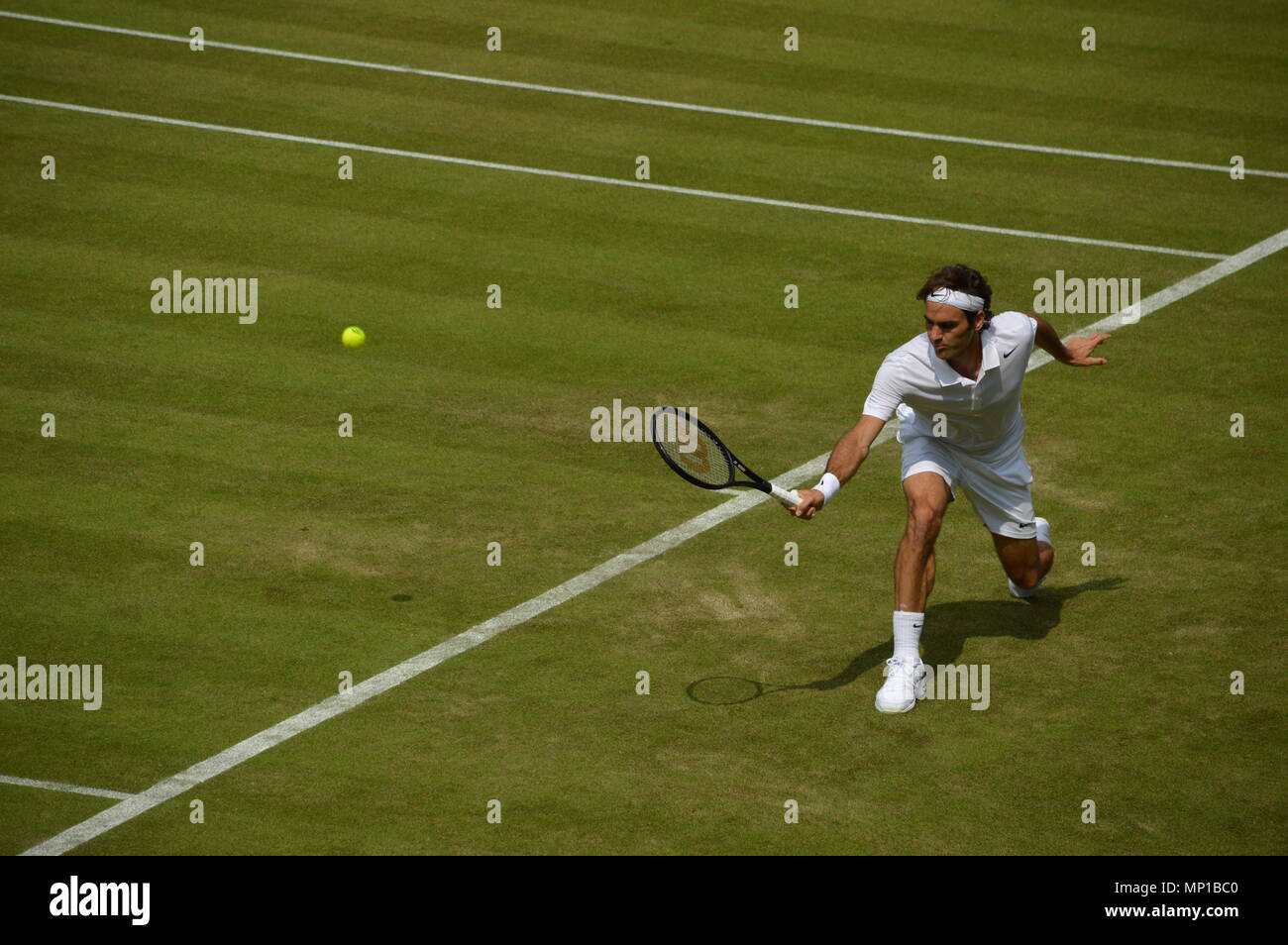 Roger federer backhand hi-res stock photography and images - Alamy