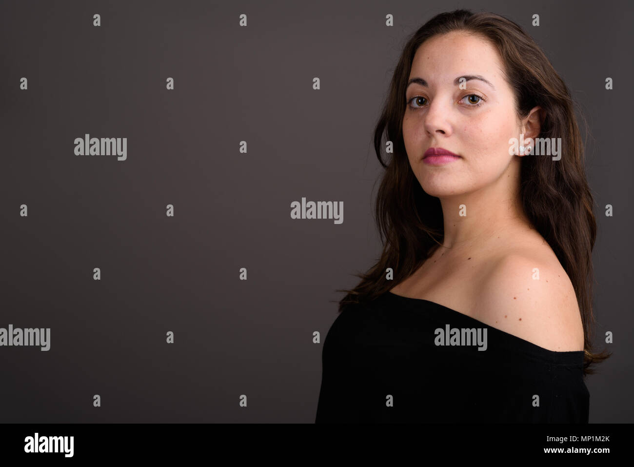 Black women close up shoulder hi-res stock photography and images - Alamy