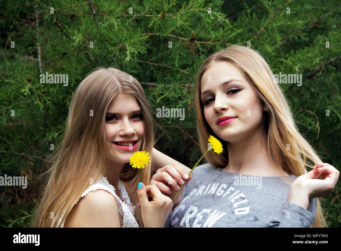 Cute girlfriends hi-res stock photography and images - Alamy