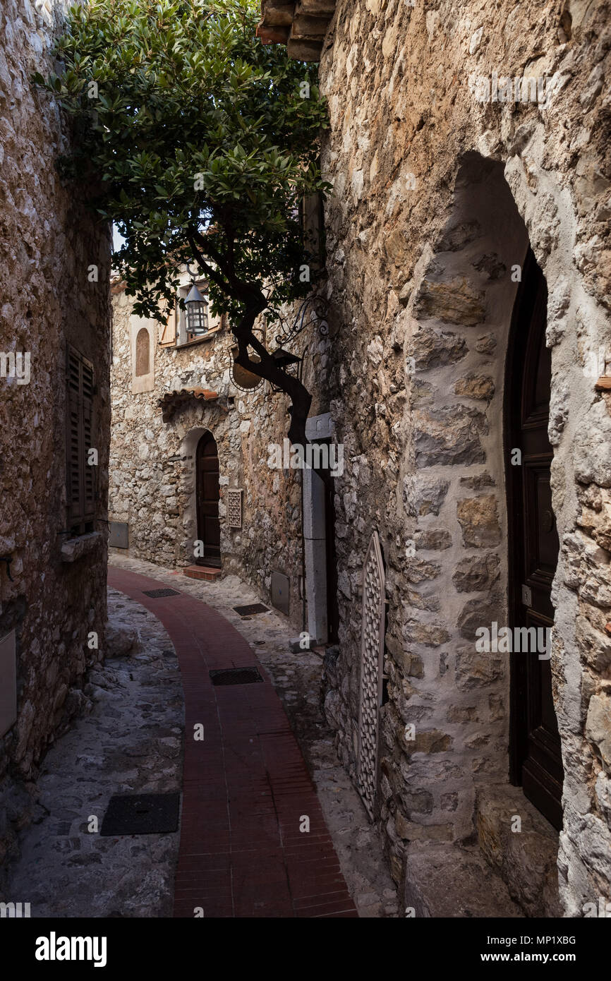 French medieval village street hi-res stock photography and images - Alamy