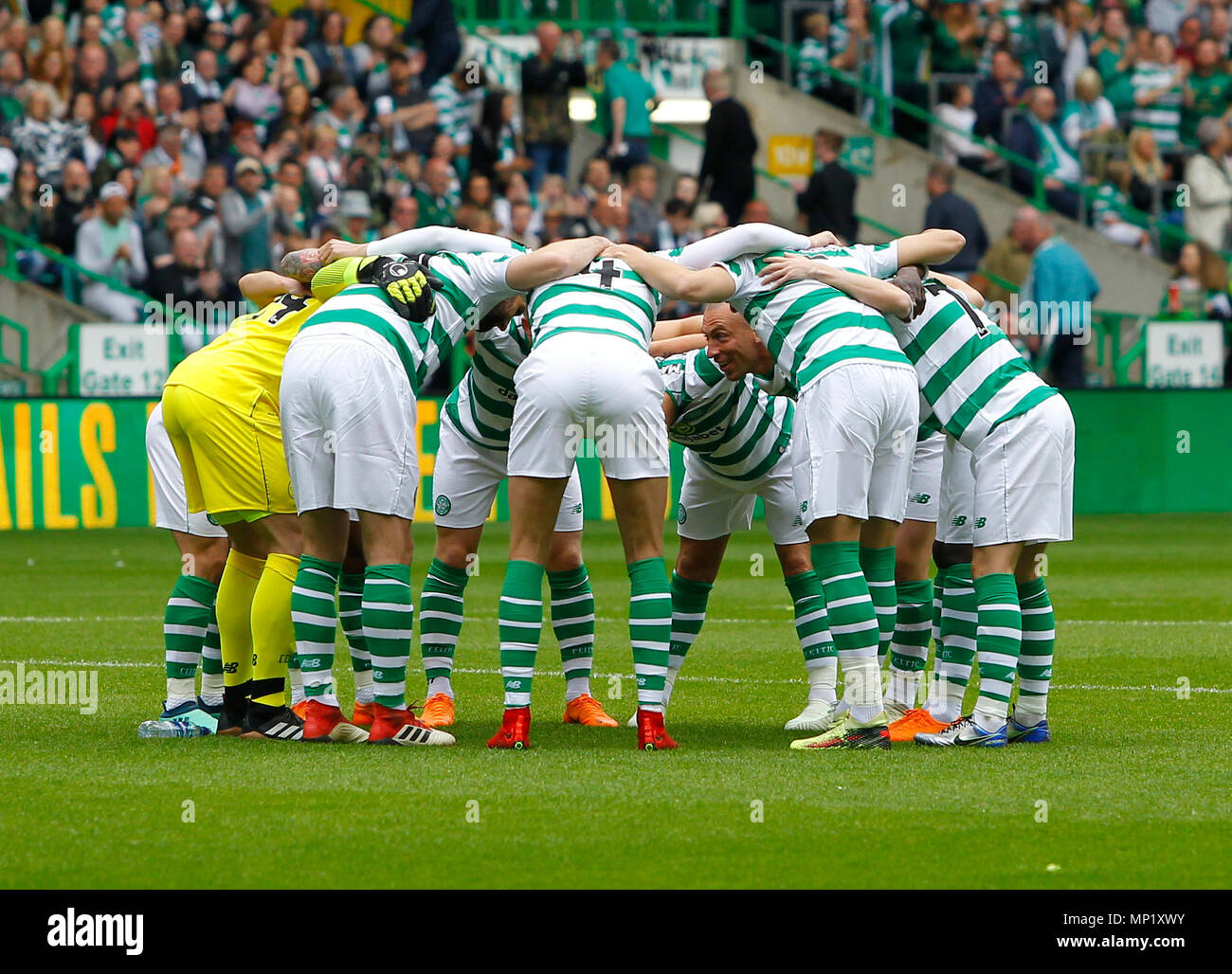 The celtic team huddle hi-res stock photography and images - Alamy