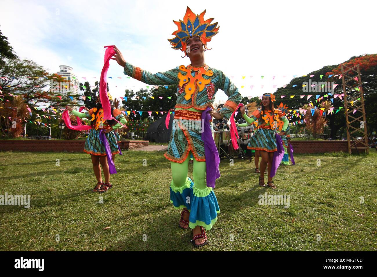 Philippines. 20th May, 2018. Dancers perform Filipino dances wearing ...