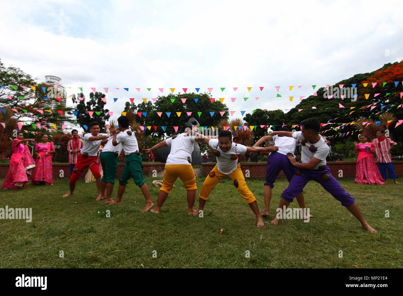 Philippines. 20th May, 2018. Dancers perform Filipino dances wearing ...