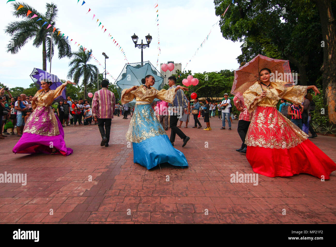 Philippines. 20th May, 2018. Dancers perform Filipino dances wearing ...