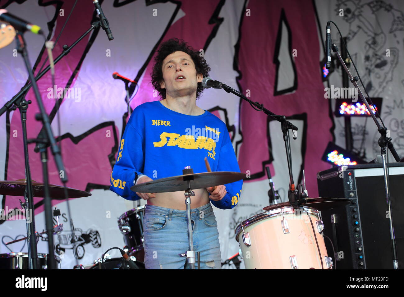 Rock band stage hi-res stock photography and images - Alamy