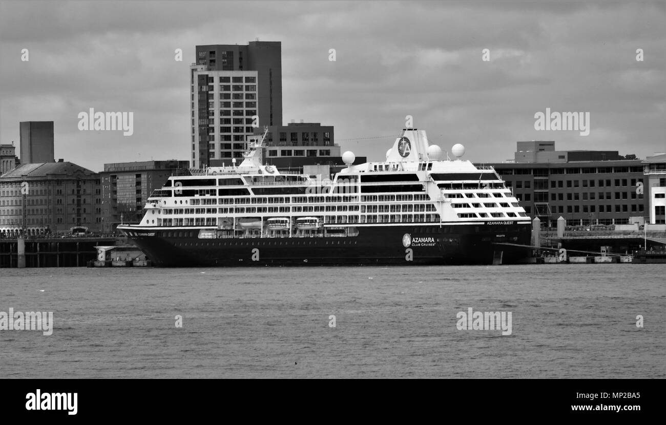 Razzle dazzle ferry Black and White Stock Photos & Images - Alamy