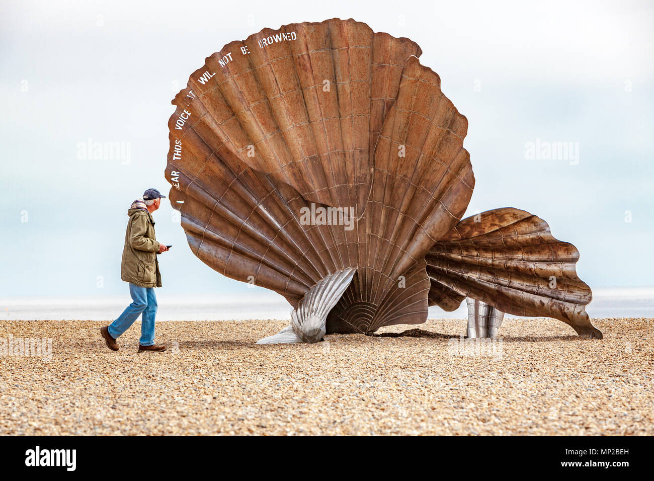 Maggie hambling shell hi-res stock photography and images - Alamy