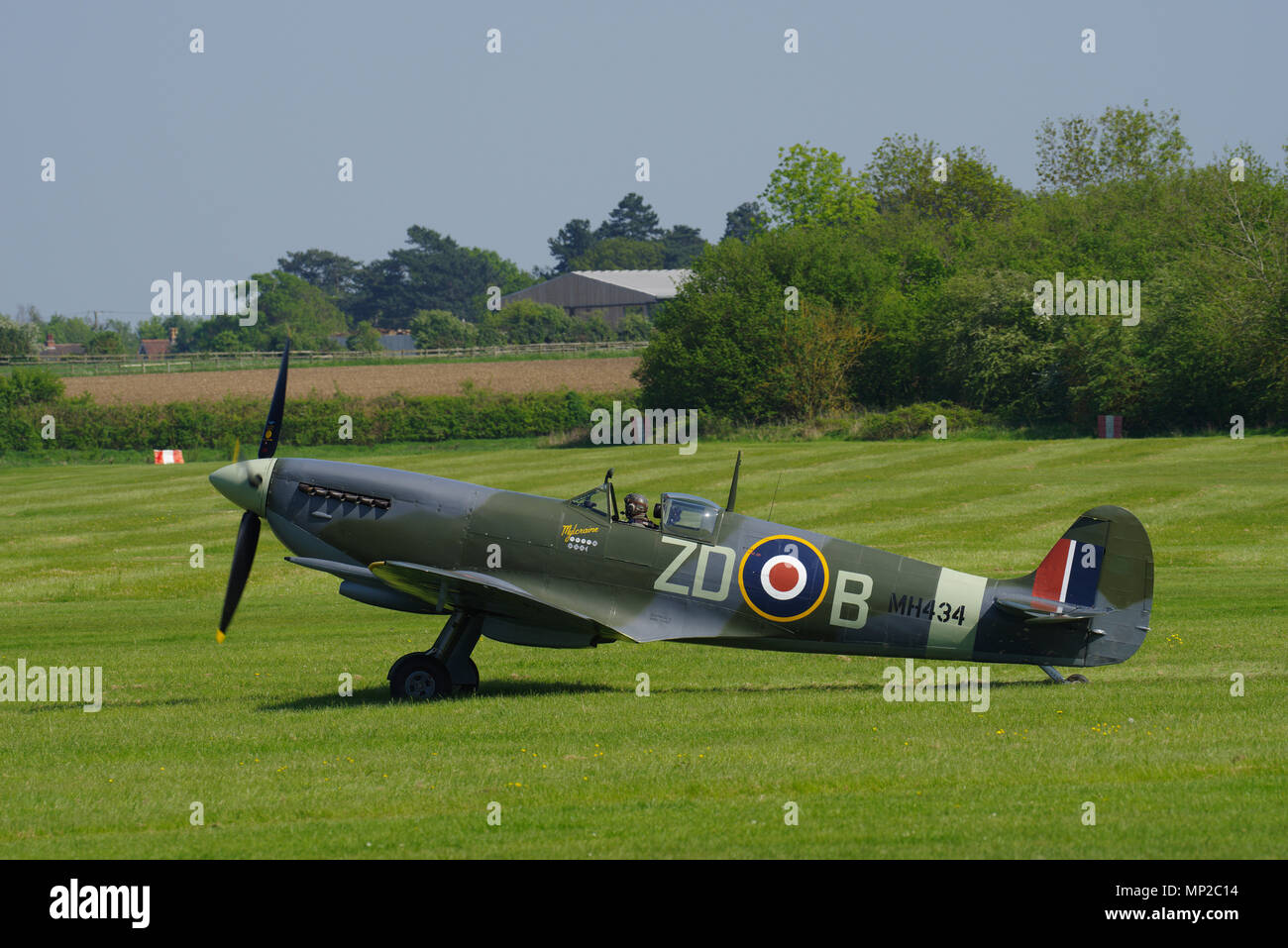 Supermarine spitfire mark england hi-res stock photography and images ...
