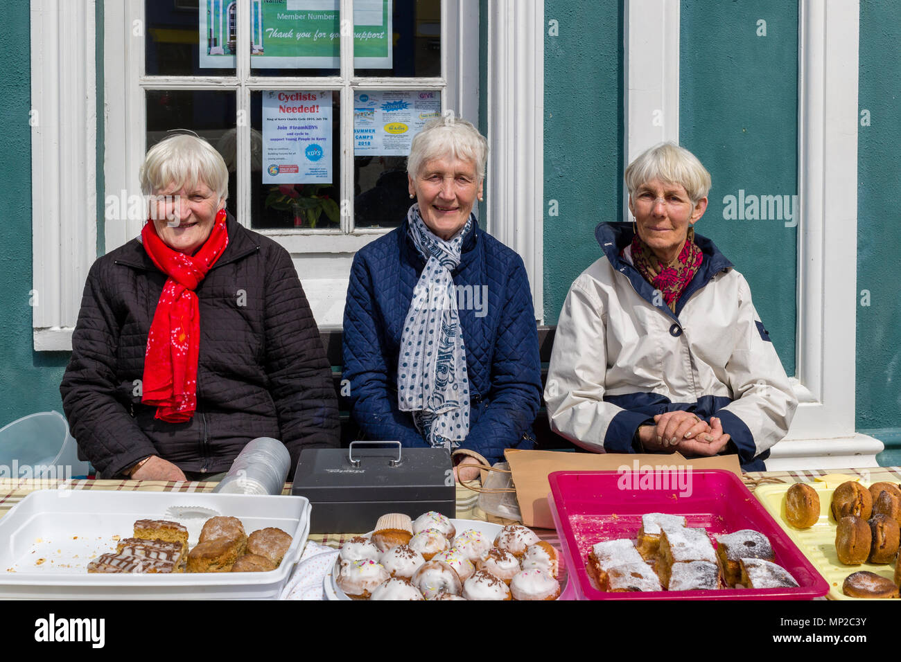 Selling home made cakes table hi-res stock photography and images - Alamy