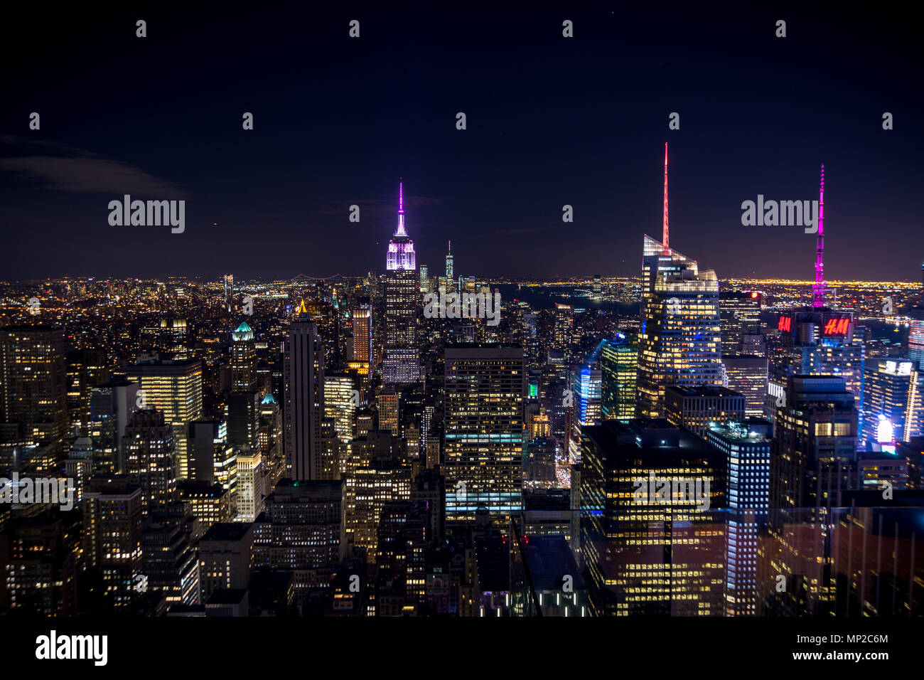 New york skyline blue lights hi-res stock photography and images - Alamy