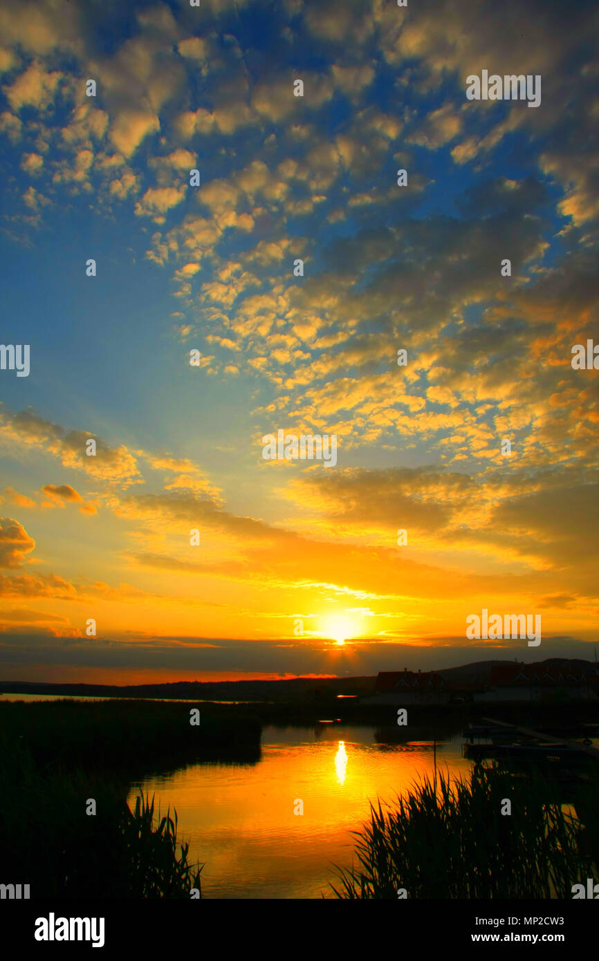 Beautiful sunset waterscape small hi-res stock photography and images ...