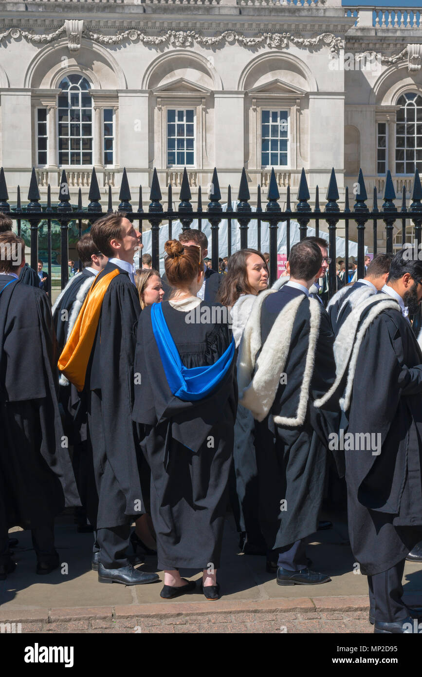 Student graduation UK, undergraduates of Cambridge University line up ...