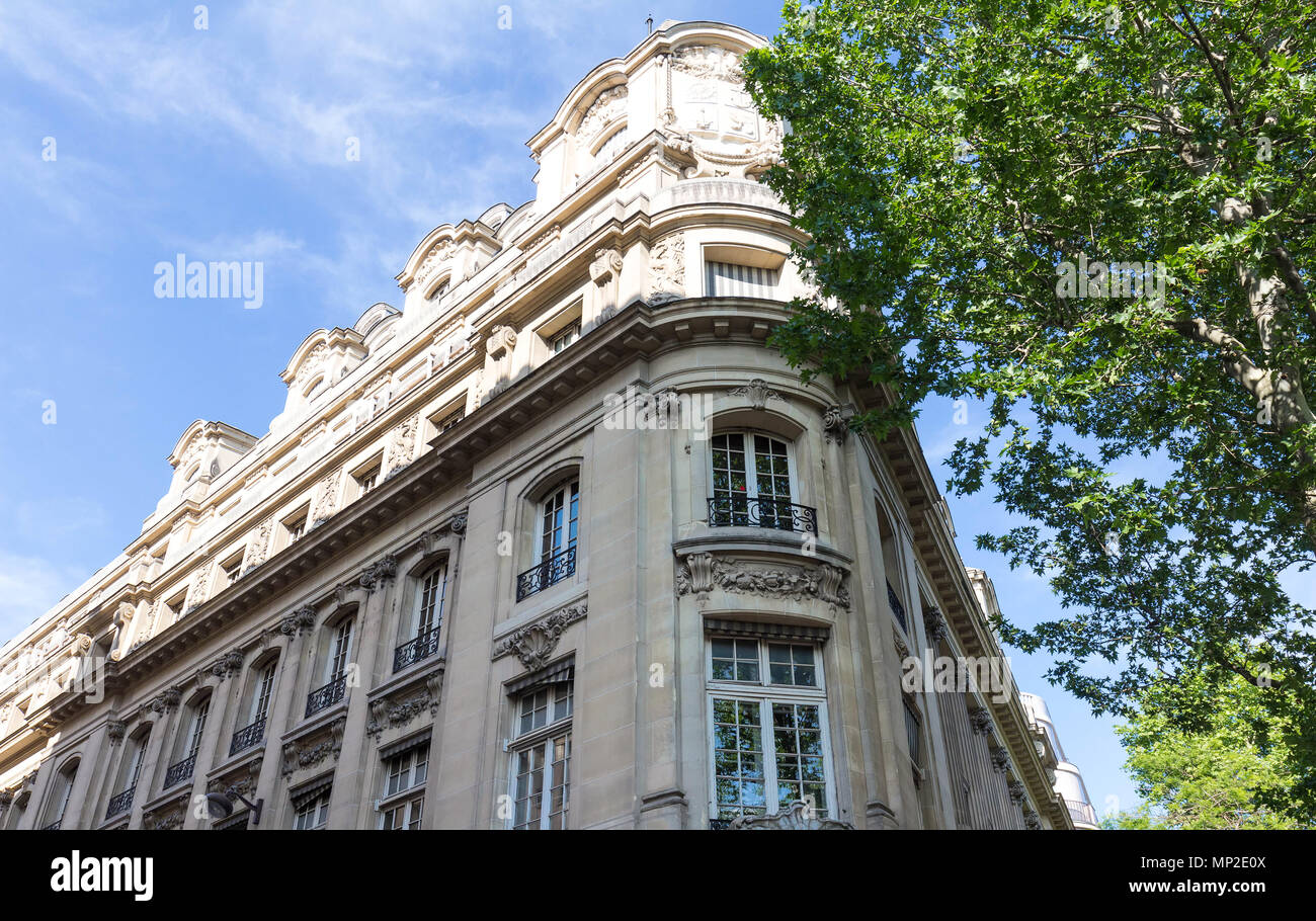 The typical facade of Parisian building, France Stock Photo - Alamy