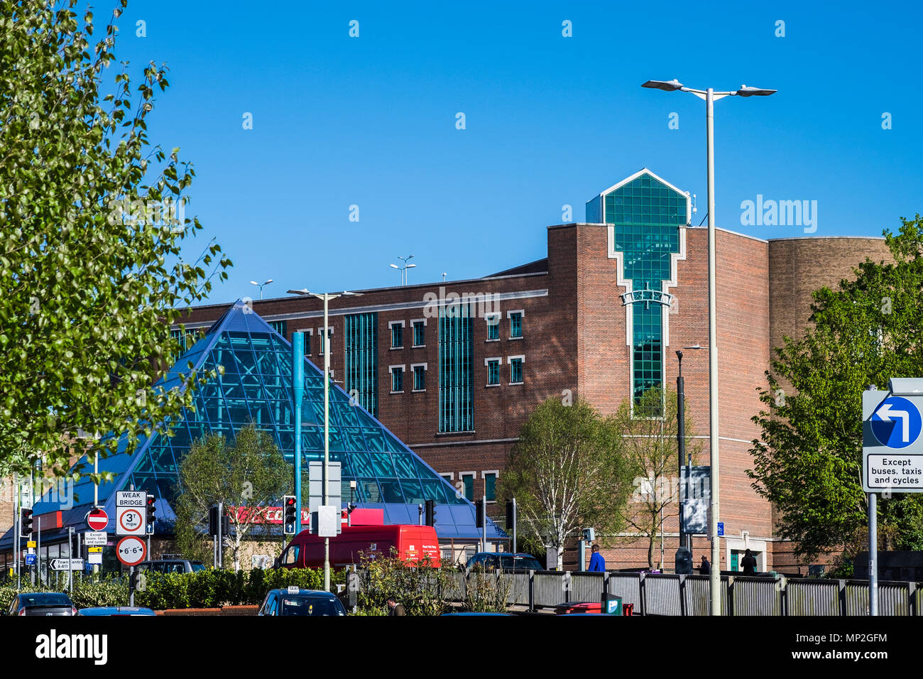 Intu shopping centre hi-res stock photography and images - Alamy