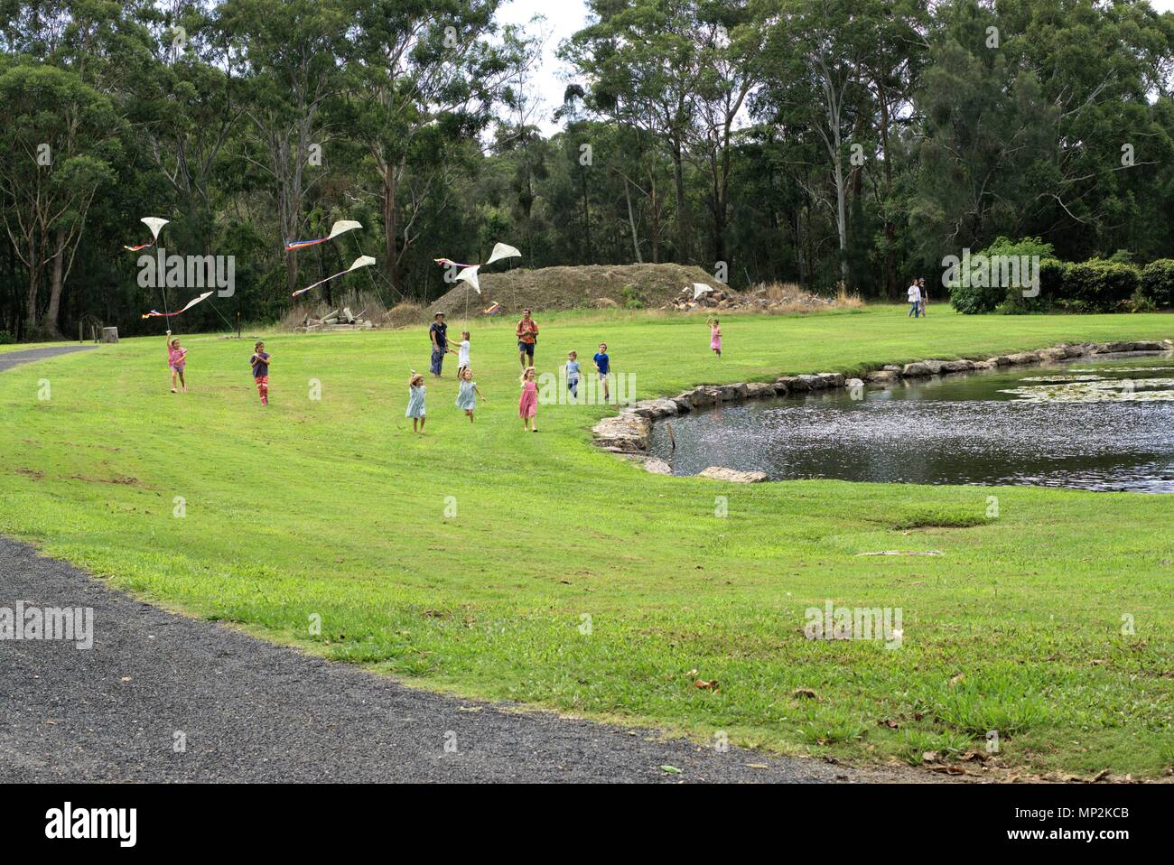 Flying kites hi-res stock photography and images - Alamy