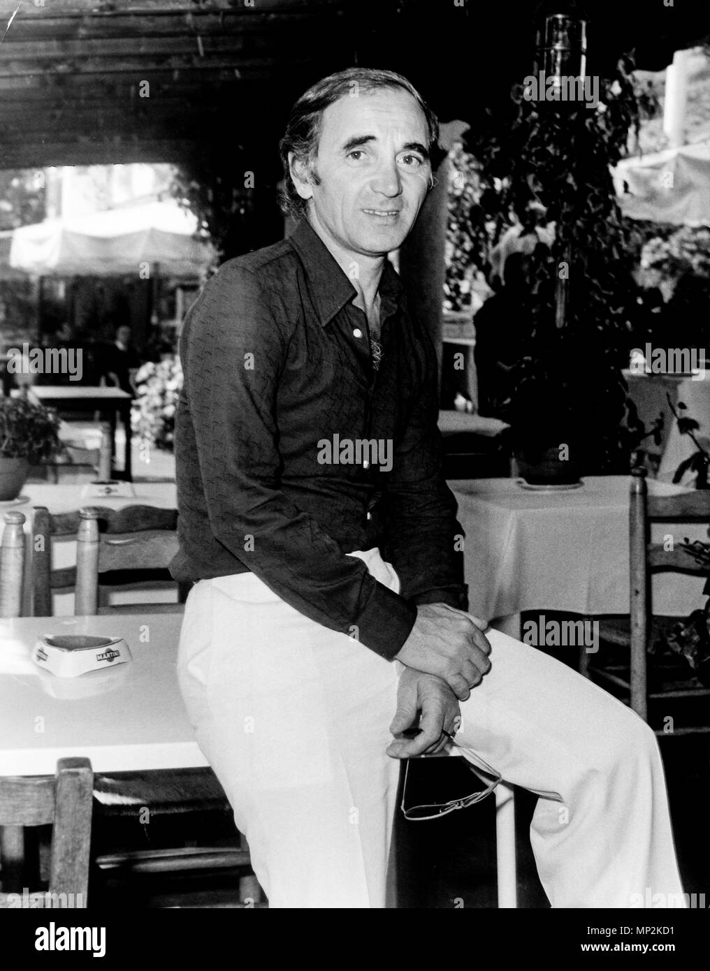 Charles aznavour 70s hi-res stock photography and images - Alamy