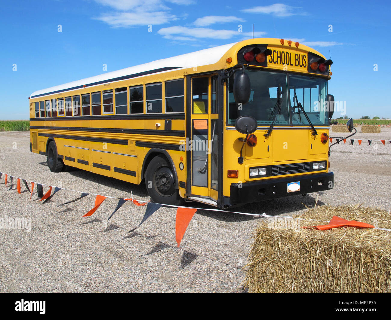 Parked school bus hi-res stock photography and images - Alamy