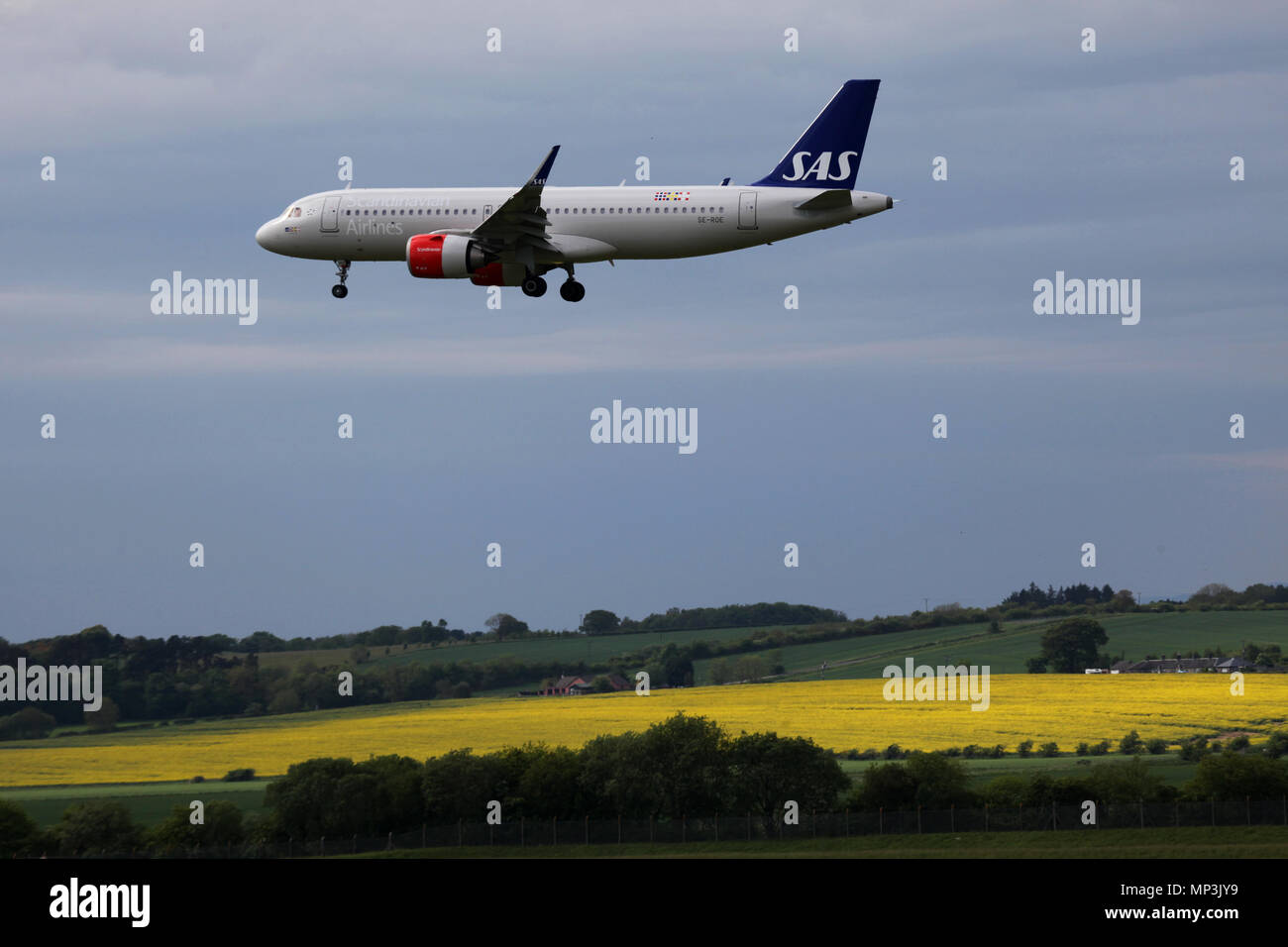 Airbus a320 cockpit hi-res stock photography and images - Alamy