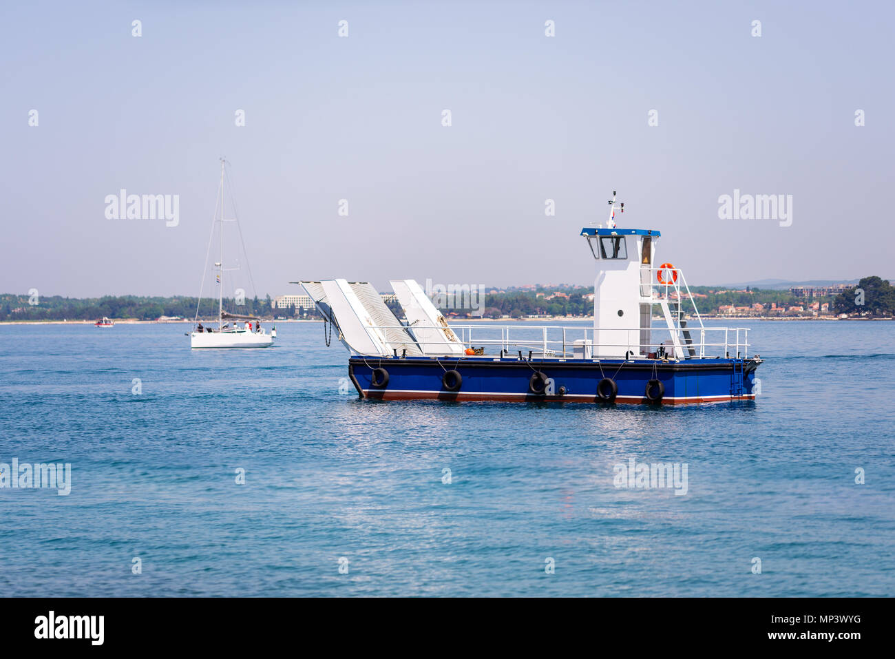 Small Car Ferry Stock Photos & Small Car Ferry Stock Images - Alamy