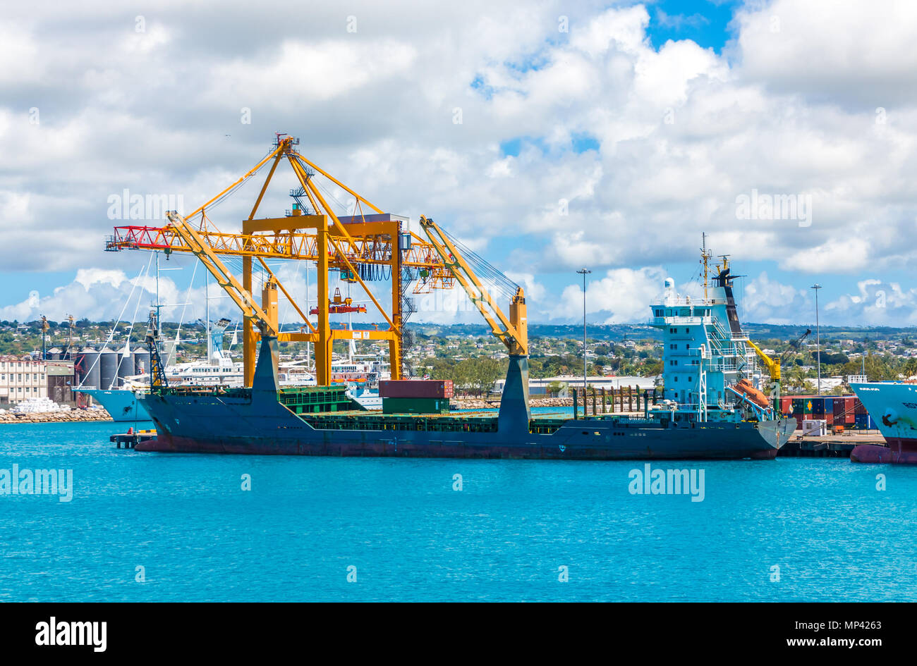 Empty shipping containers hi-res stock photography and images - Alamy