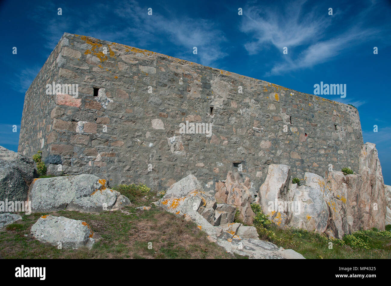 Abandoned fortification hi-res stock photography and images - Alamy