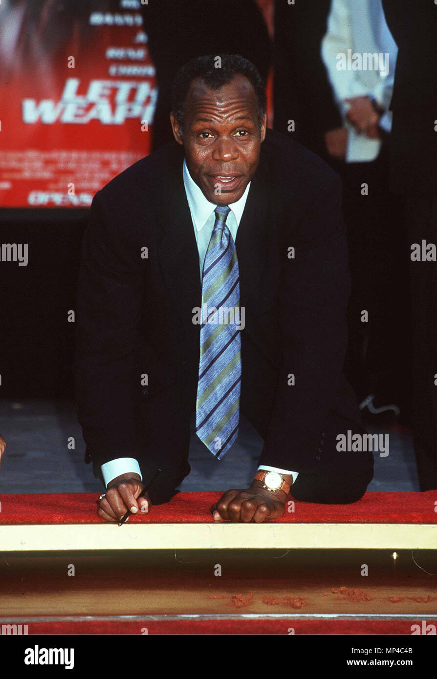 Danny glover 1999 hi-res stock photography and images - Alamy