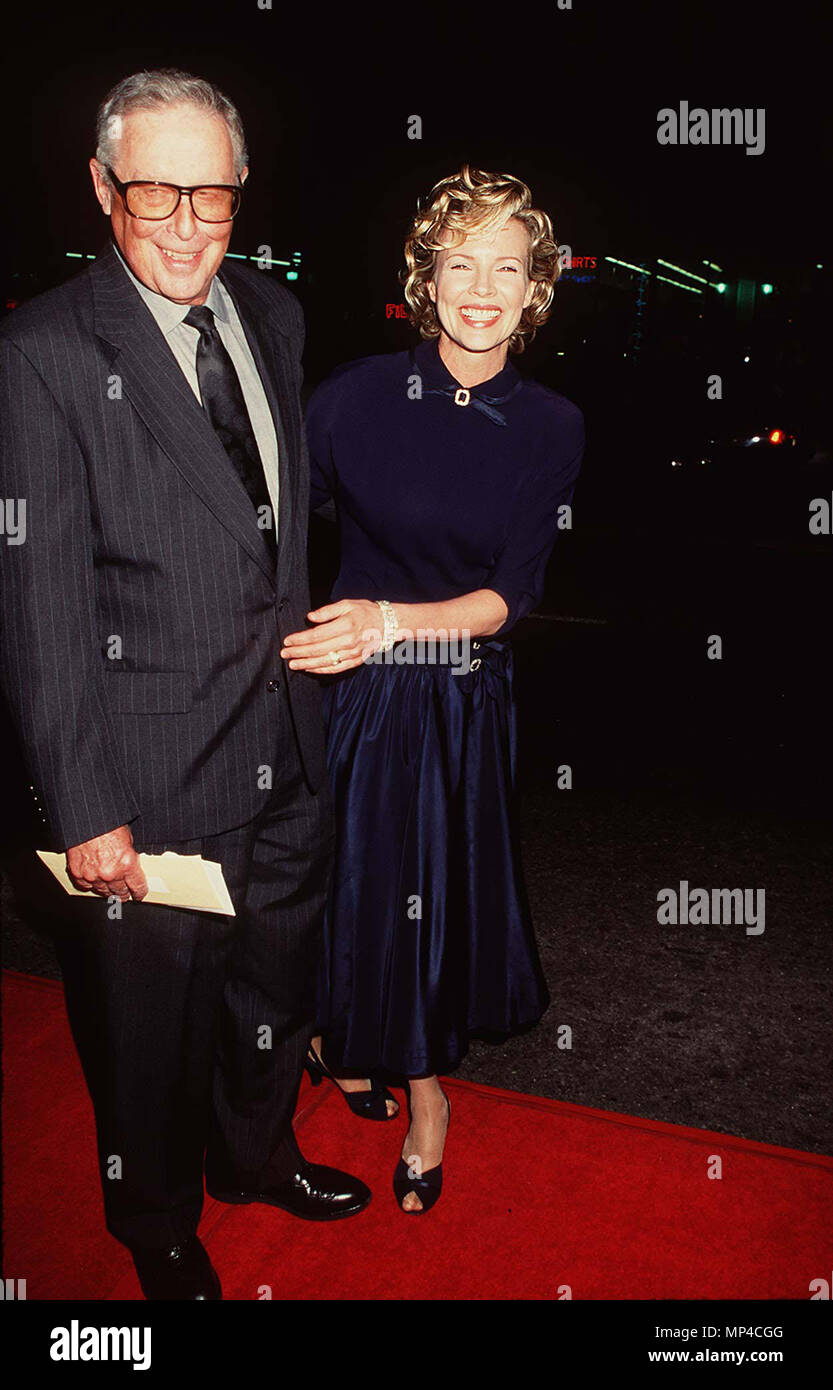 Basinger Kim + dad Don Basinger Kim + dad Don -2 Event in Hollywood ...