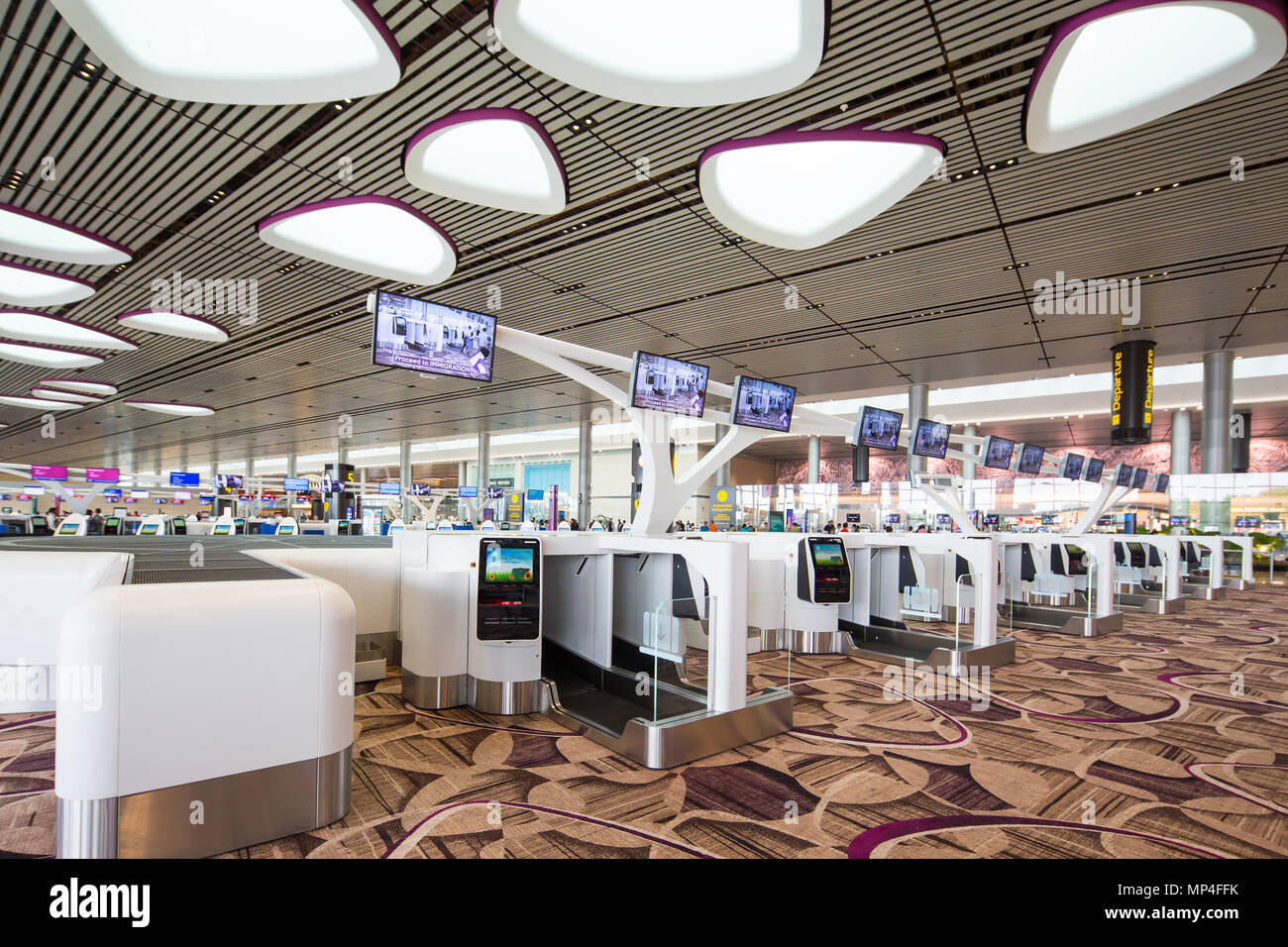 Automated bag drop hi-res stock photography and images - Alamy