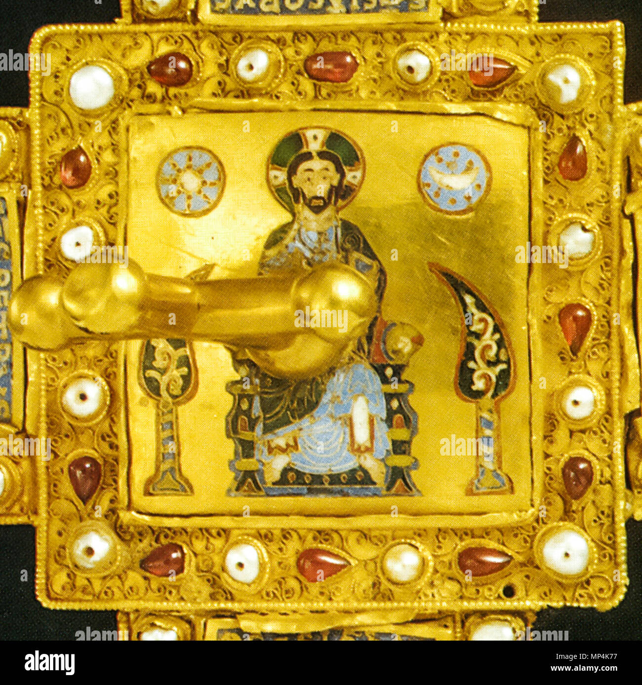 Holy Crown Of Hungary High Resolution Stock Photography and Images - Alamy