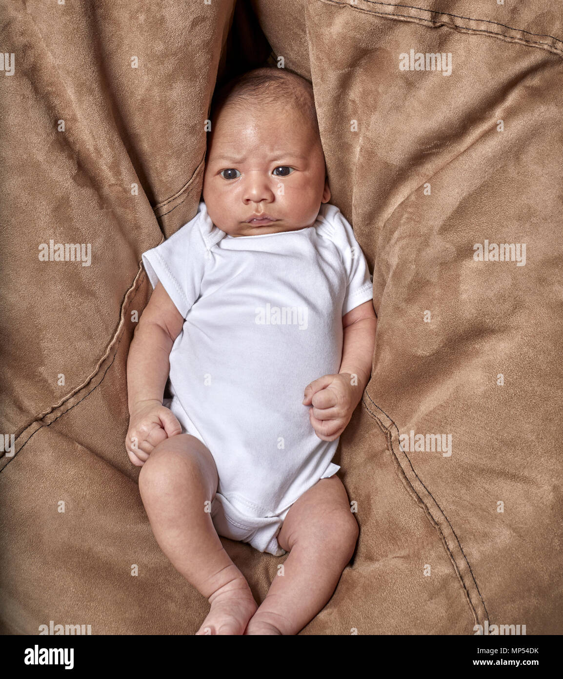 Week old baby boy crying hi-res stock photography and images - Alamy