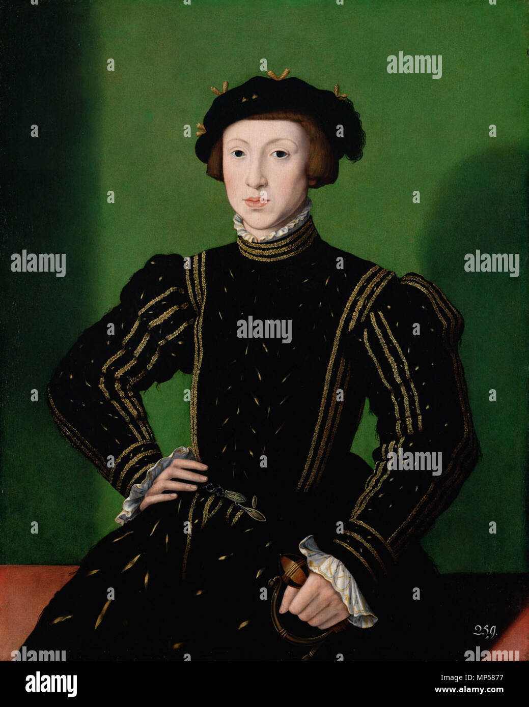 Halber hi-res stock photography and images - Alamy