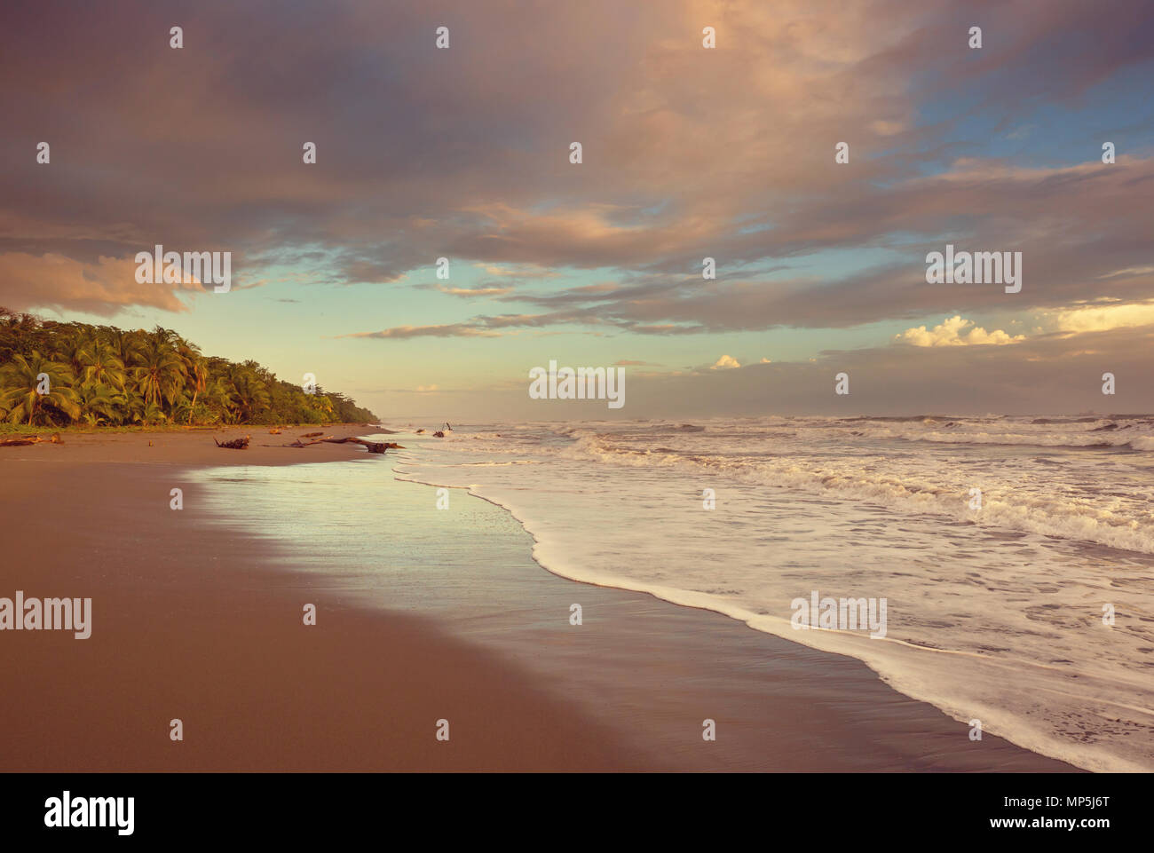 Beautiful tropical Pacific Ocean coast in Costa Rica Stock Photo - Alamy