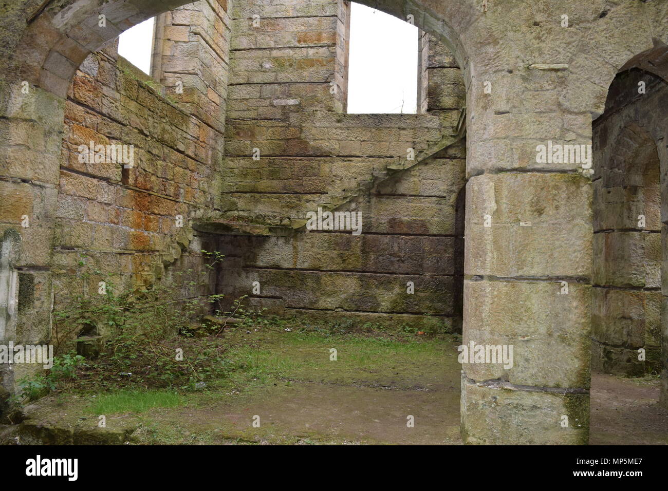 Tudor ruins hi-res stock photography and images - Alamy