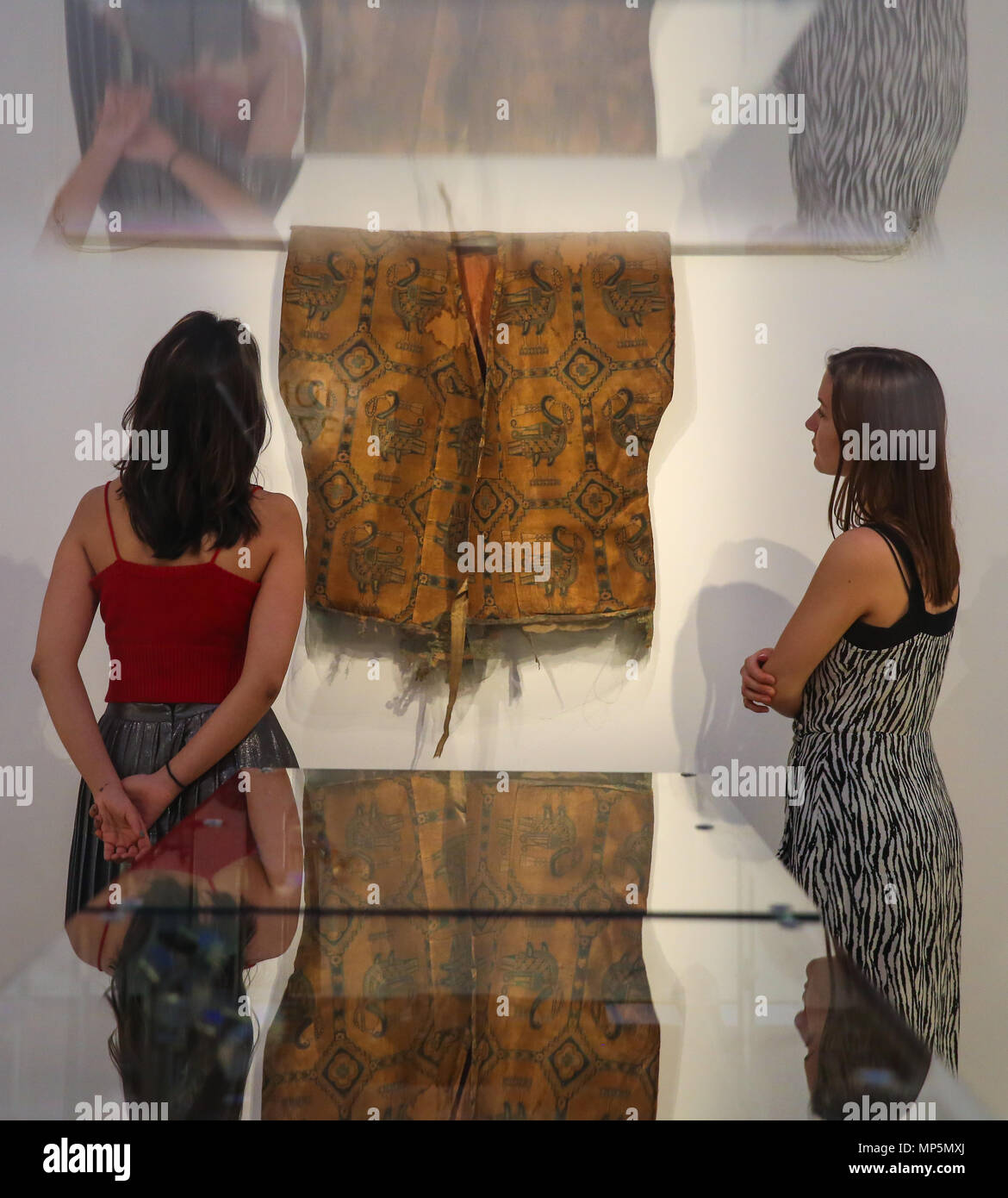 500 ducks hi-res stock photography and images - Alamy