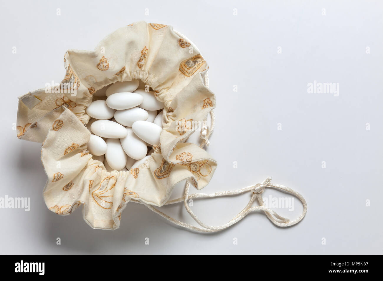 Full bridal party hi-res stock photography and images - Alamy