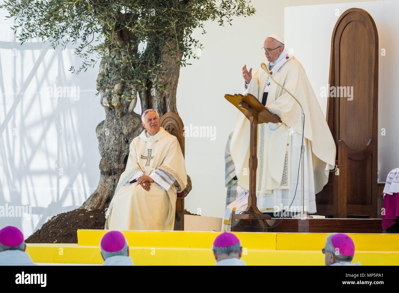 Pope Francis on a pastoral visit to the town of Molfetta, Italy ...