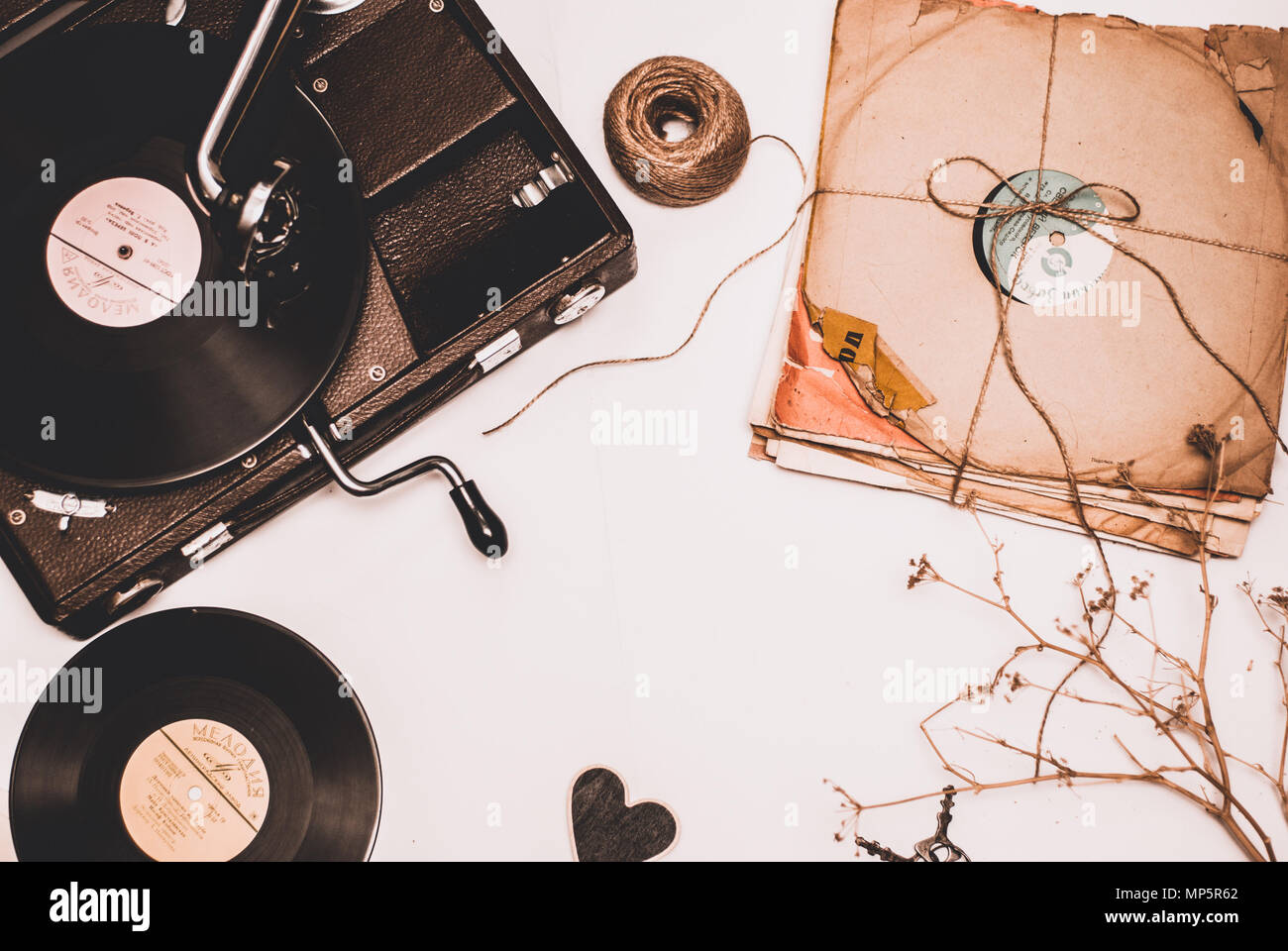 Old black vinyl gramophone texture hi-res stock photography and images ...