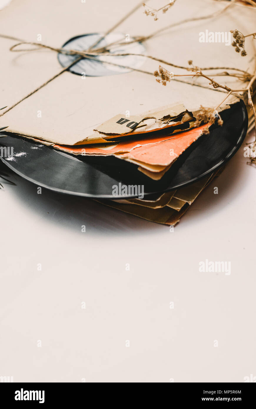 Old black vinyl gramophone texture hi-res stock photography and images ...