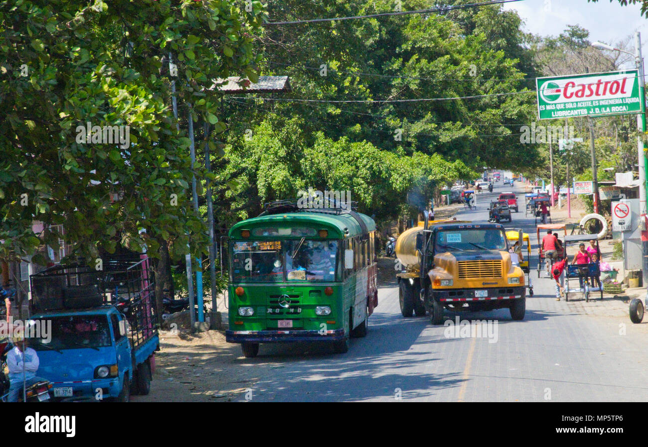 Busy small town america hi-res stock photography and images - Alamy