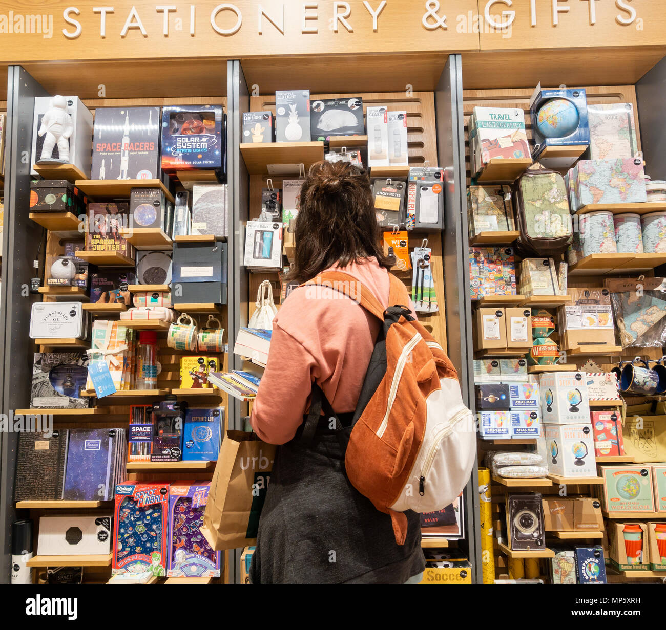 Waterstones bookshop bookstore uk hi-res stock photography and images ...